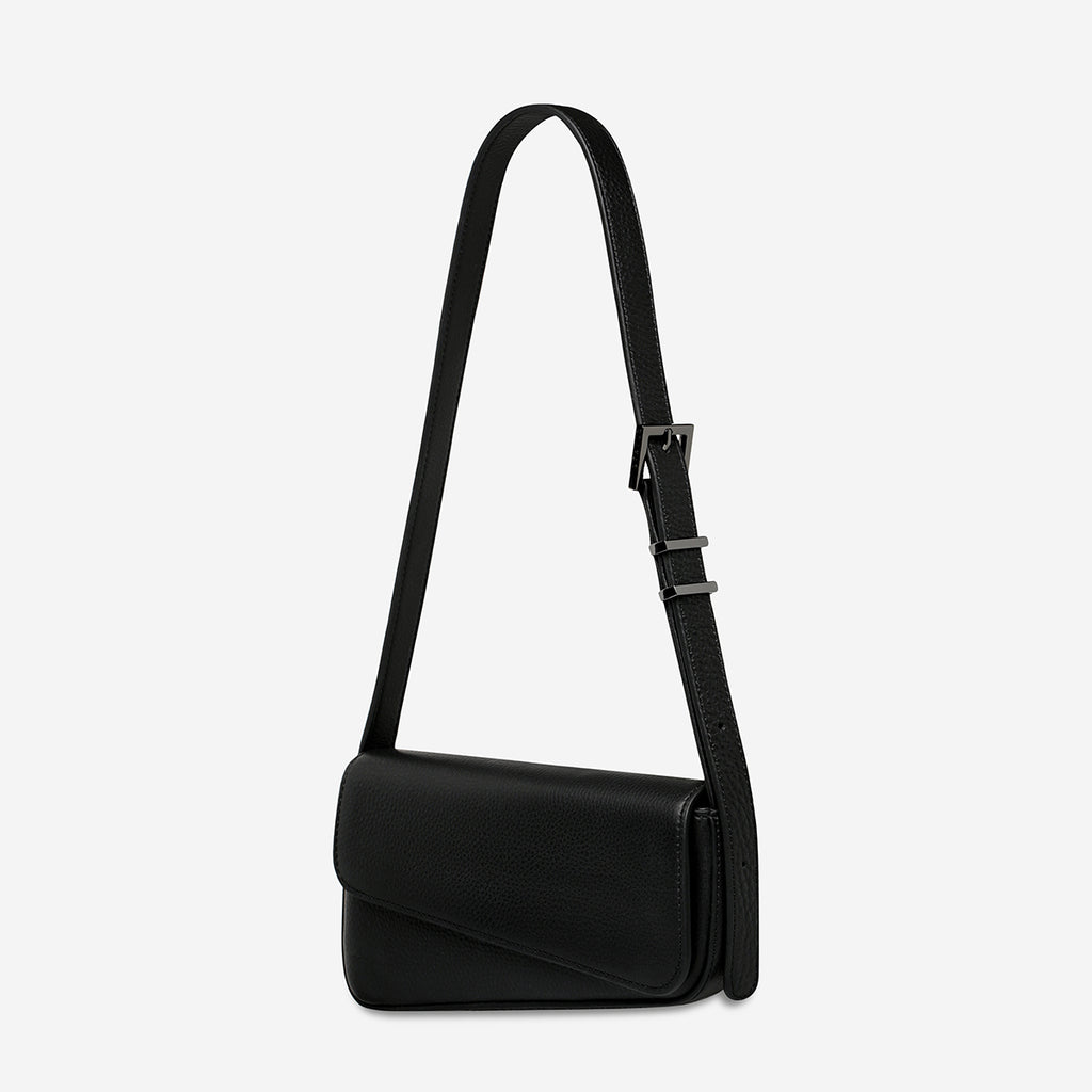 Overnight Obsession Women's Black Leather Bag | Status Anxiety®