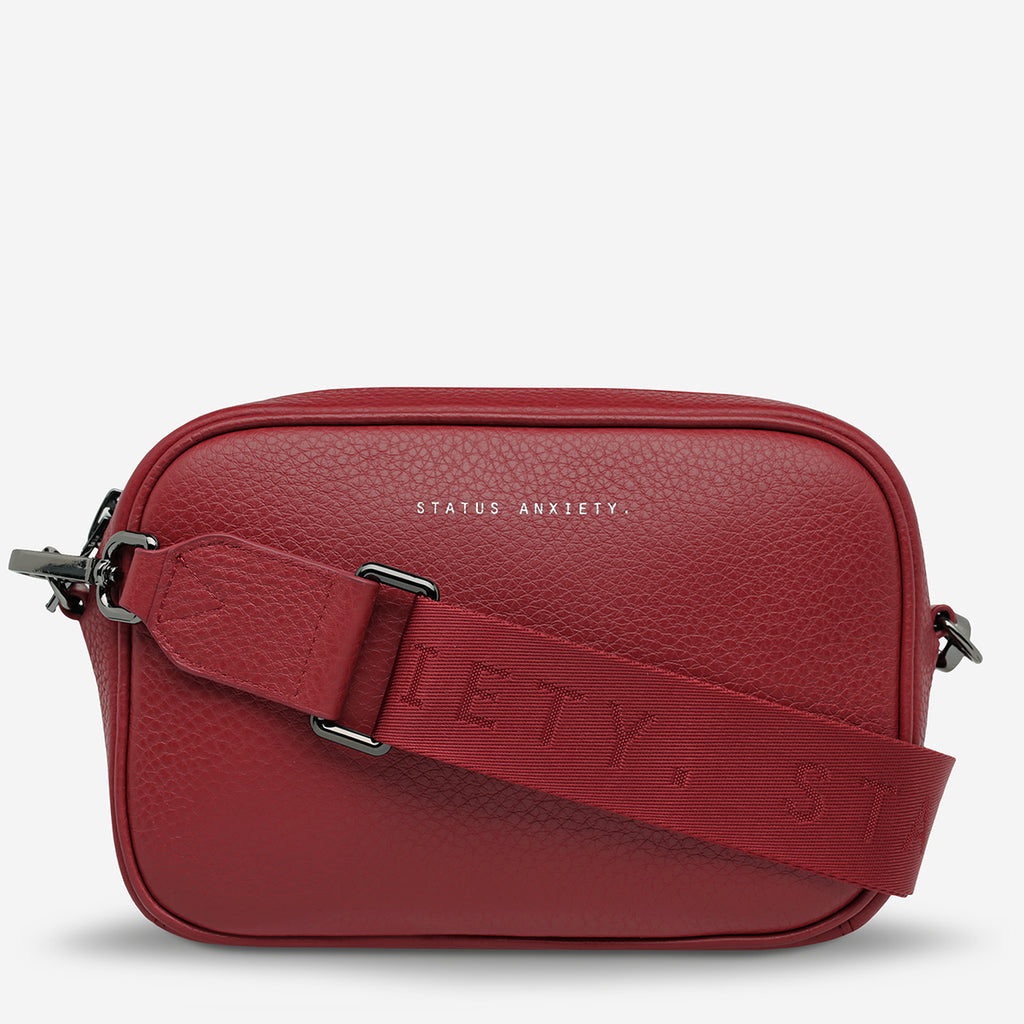Plunder With Webbed Strap Rouge Crossbody Bag | Status Anxiety®